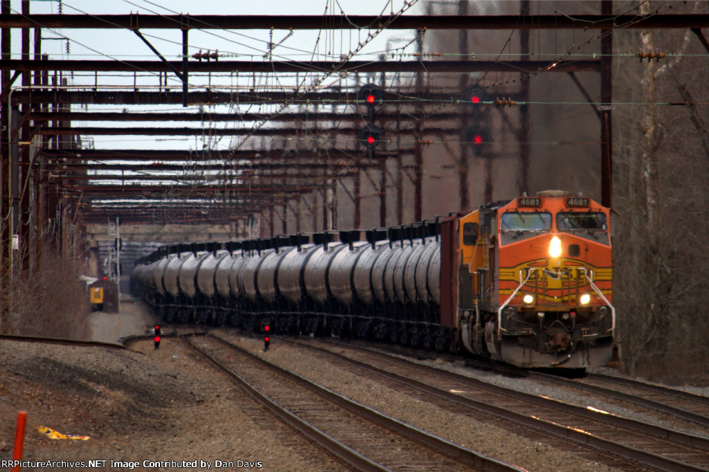 BNSF C44-9W 4681 leads K042-29